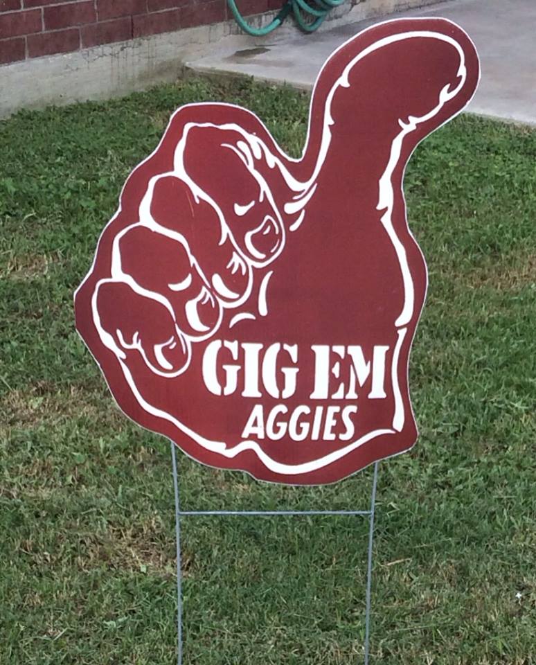 Gig ‘Em Yard Signs
